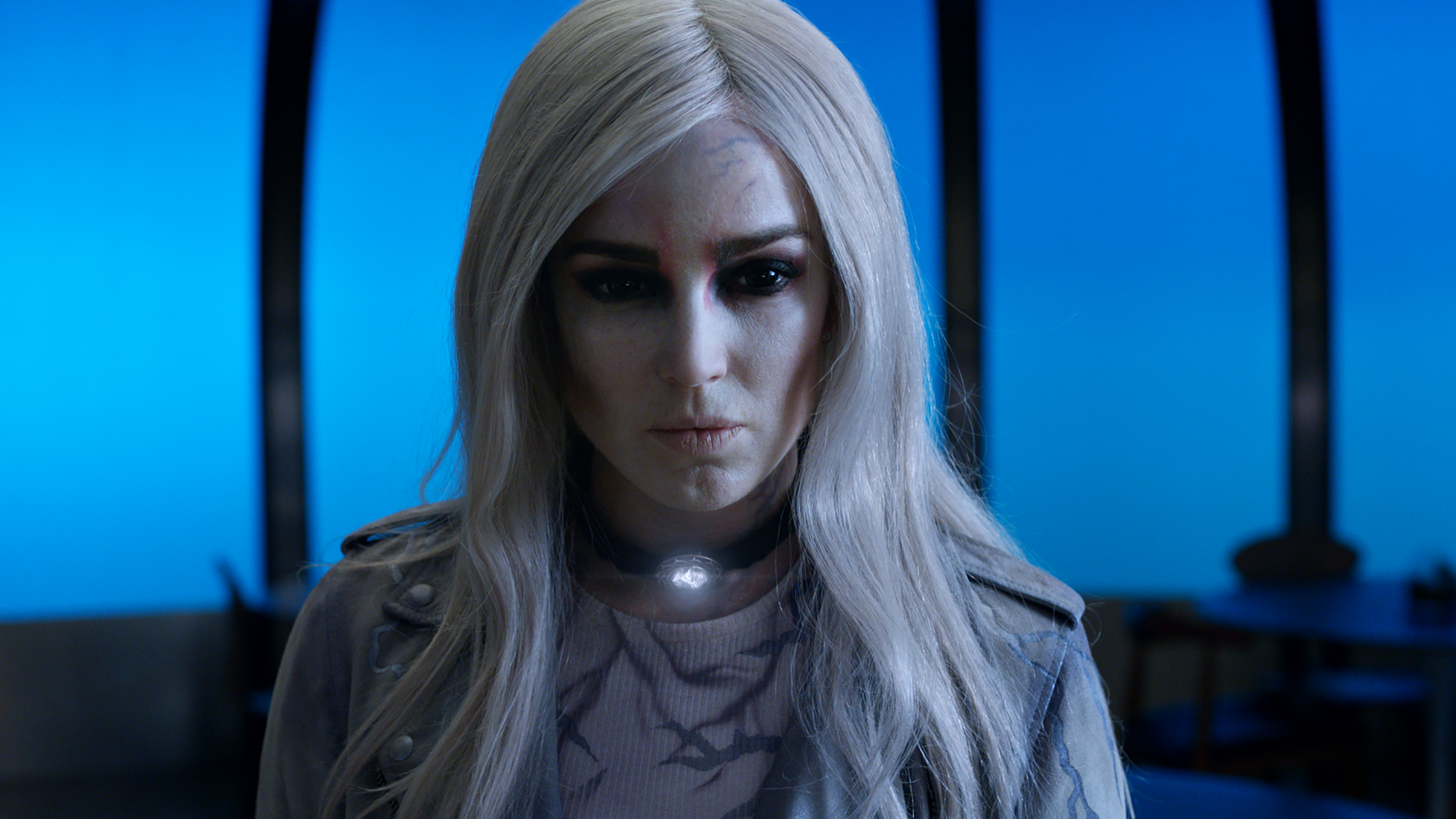 LEGENDS OF TOMORROW: Sara Embraces Mallus In The New Promo For Season 3 ... LEGENDS OF TOMORROW: Sara Embraces Mallus In The New Promo For Season 3 ...