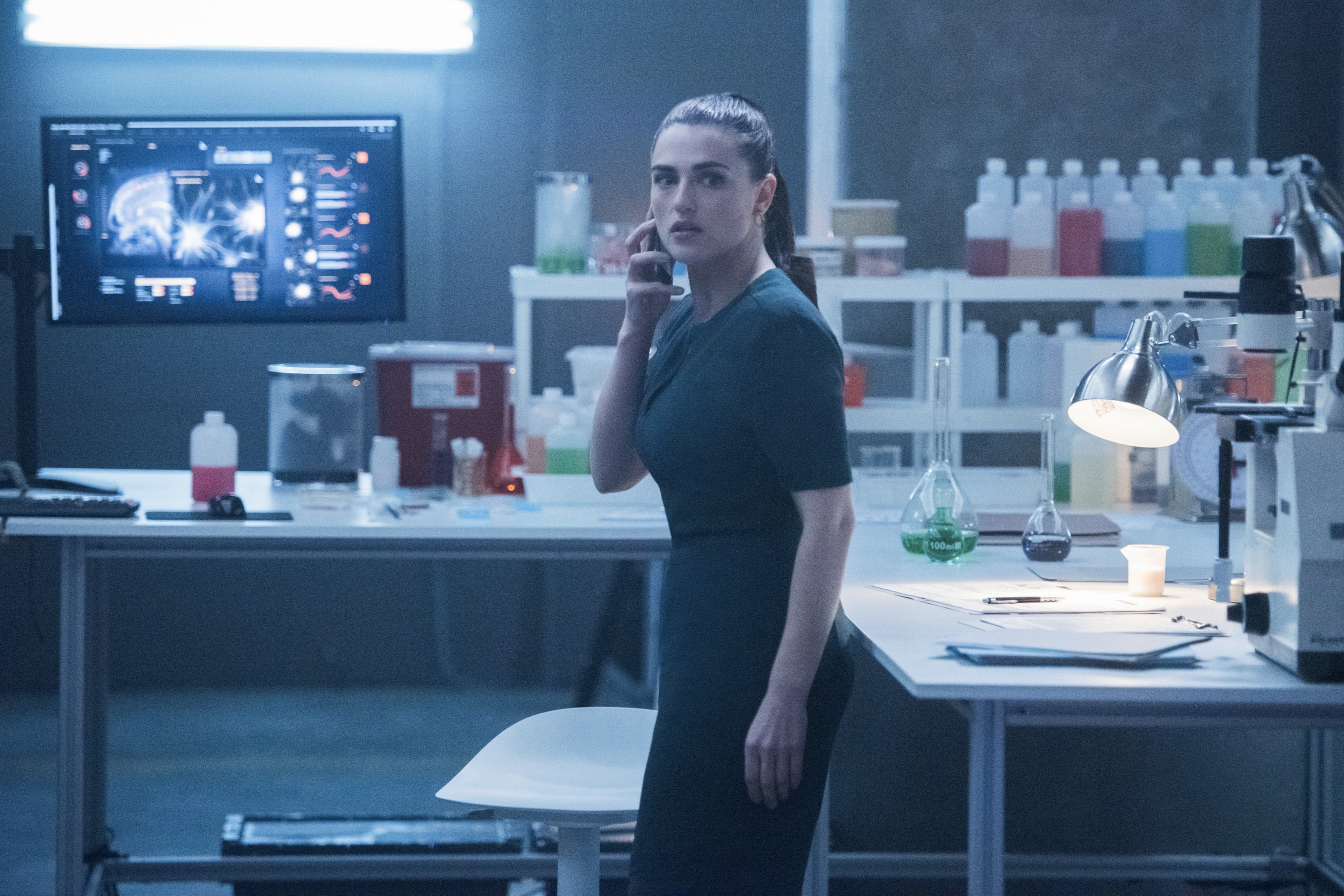 Supergirl Lena Luthor Helps Reign In New Photos From Season 3 Episode 16 Of Two Minds