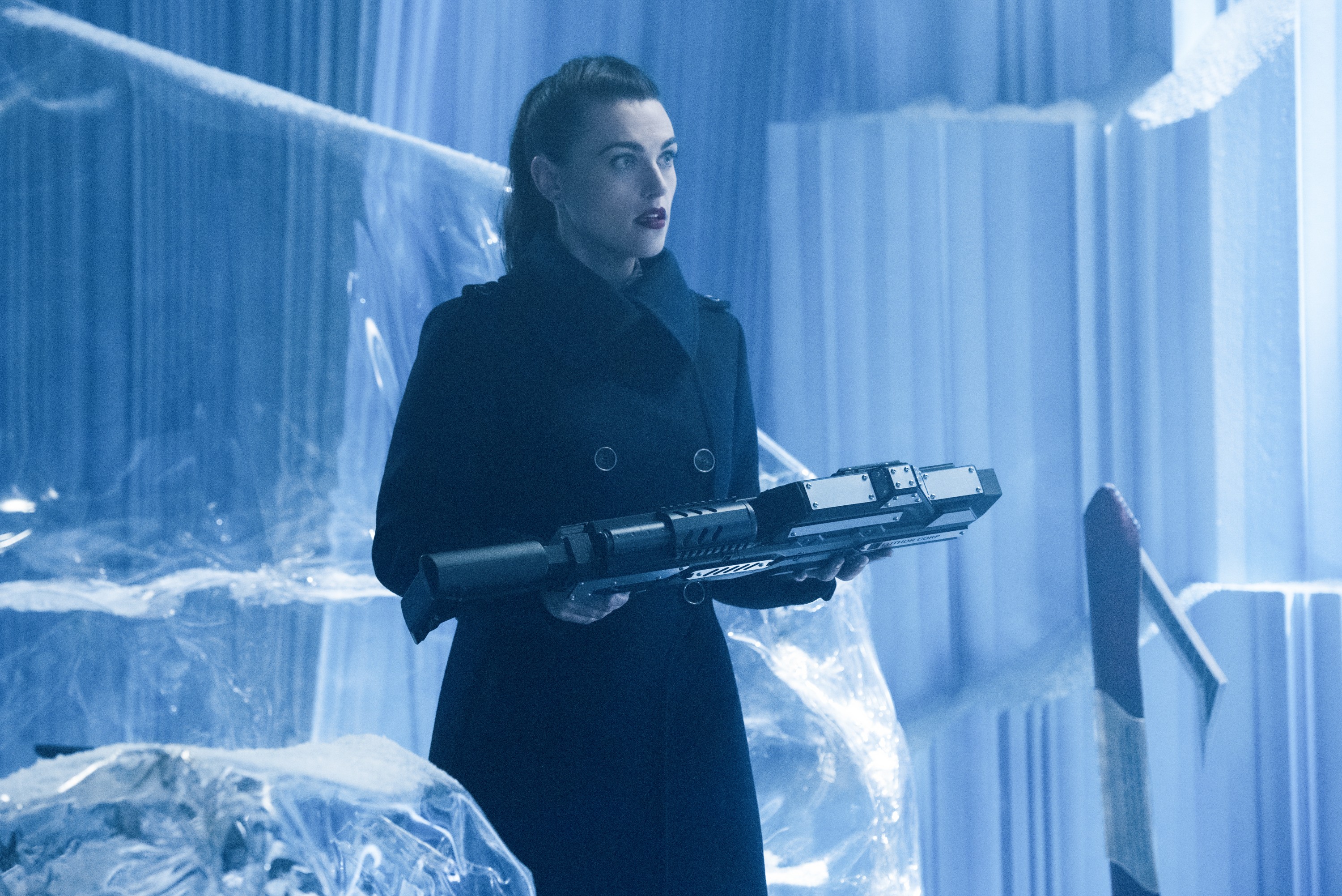 Supergirl Its The Girl Of Steel Vs Lena Luthor In New Photos From Season 5 Episode 7 Tremors